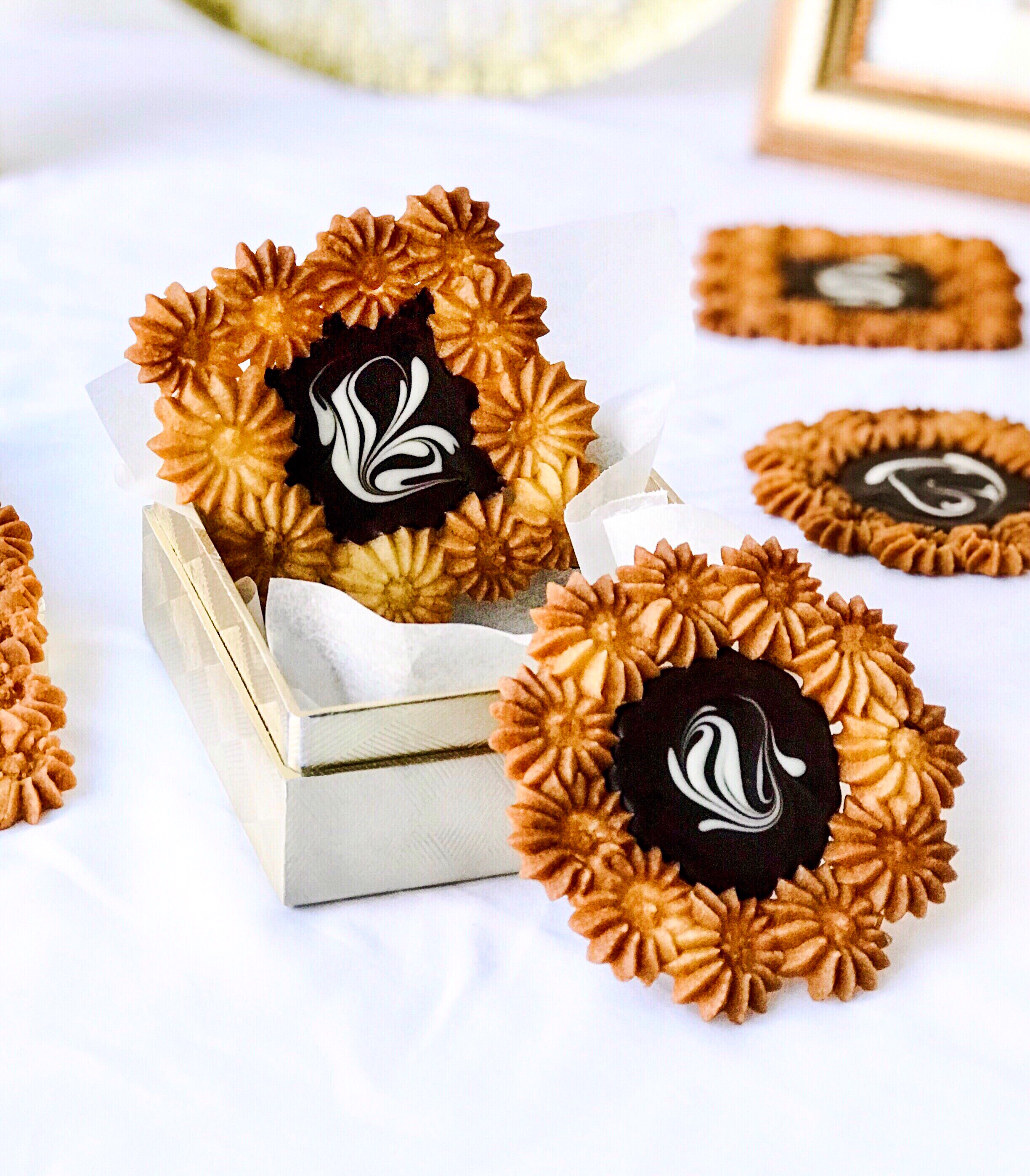 Picture Frame Cookies Recipe – LilyGbakes